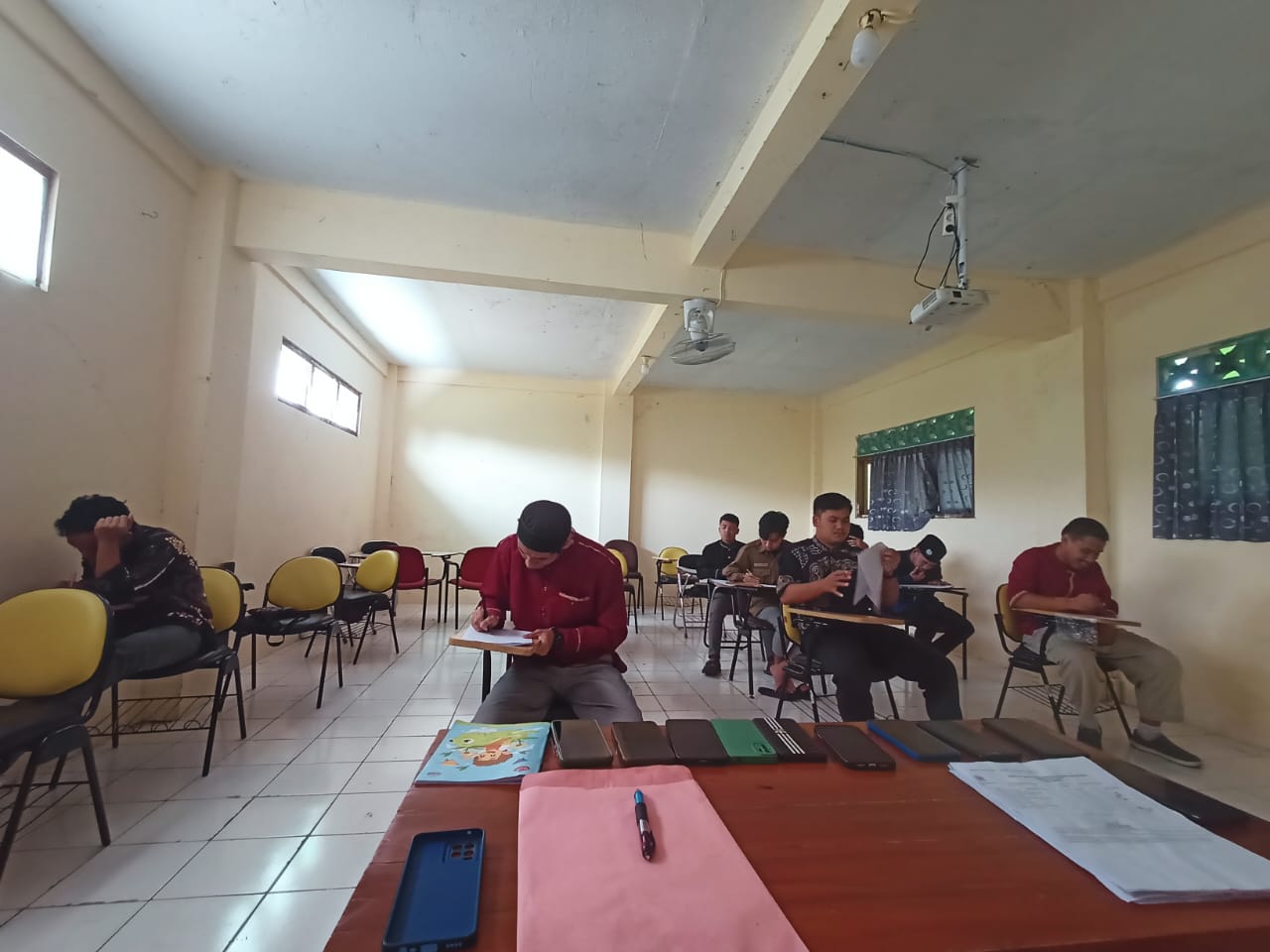 Selamat Ujian Akhir Semester Genap Tahun Akademik 2023-2024 - Biro Administrasi Akademik